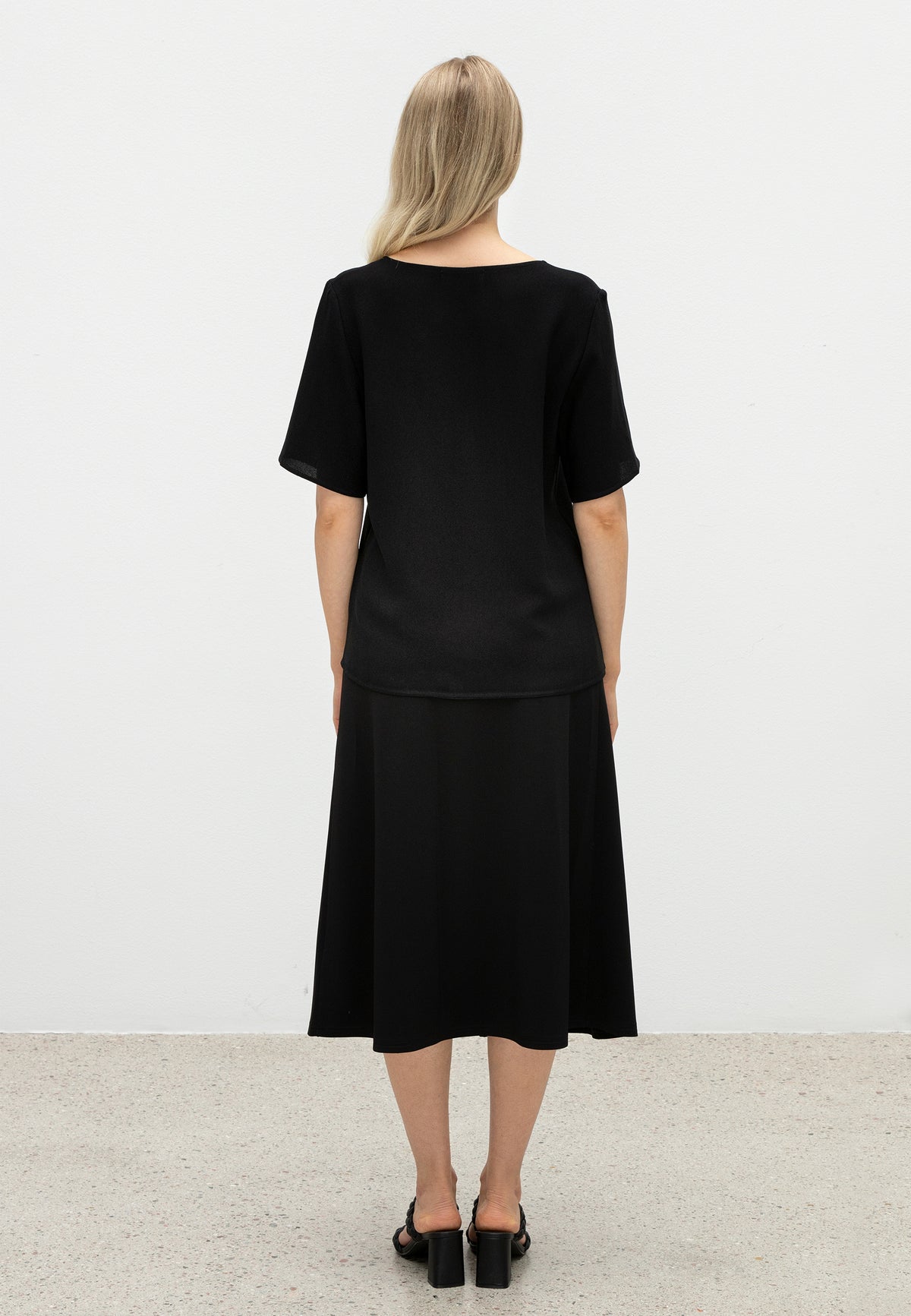 Women’s V-Neck Top - Eco-Viscose - Tops - Black - Atelier Kajsa